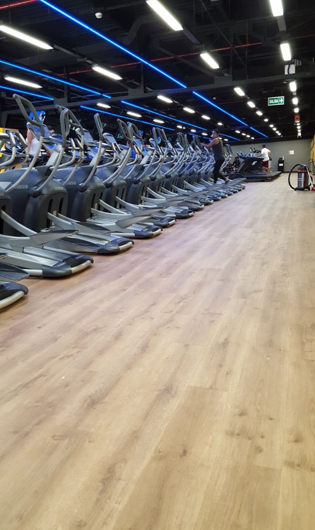 Innovar Para Inspirar: Gimnasios Smart Fit - Pisopak Perú